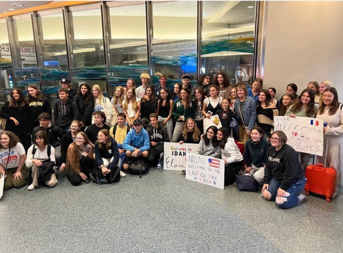 Bienvenue en America! – The Bishop Kelly Newspaper